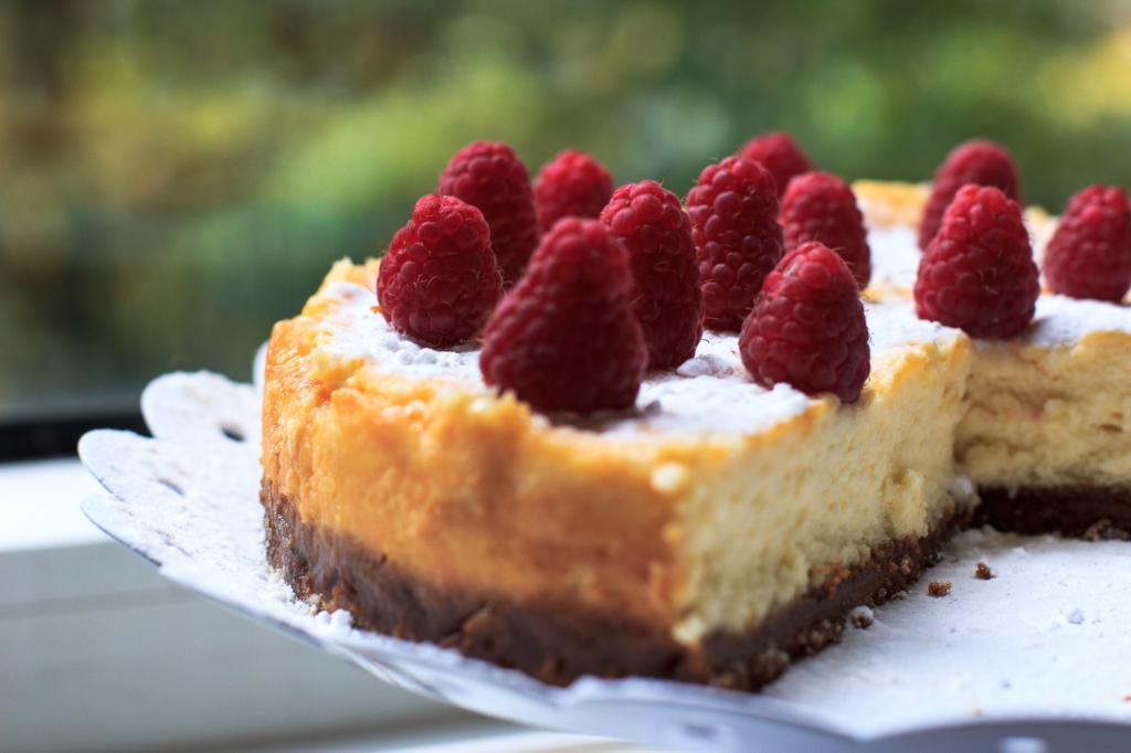 Witte chocolade cheesecake met bastognekoekbodem - Zoetrecepten Witte chocolade cheesecake met bastognekoekbodem - Zoetrecepten