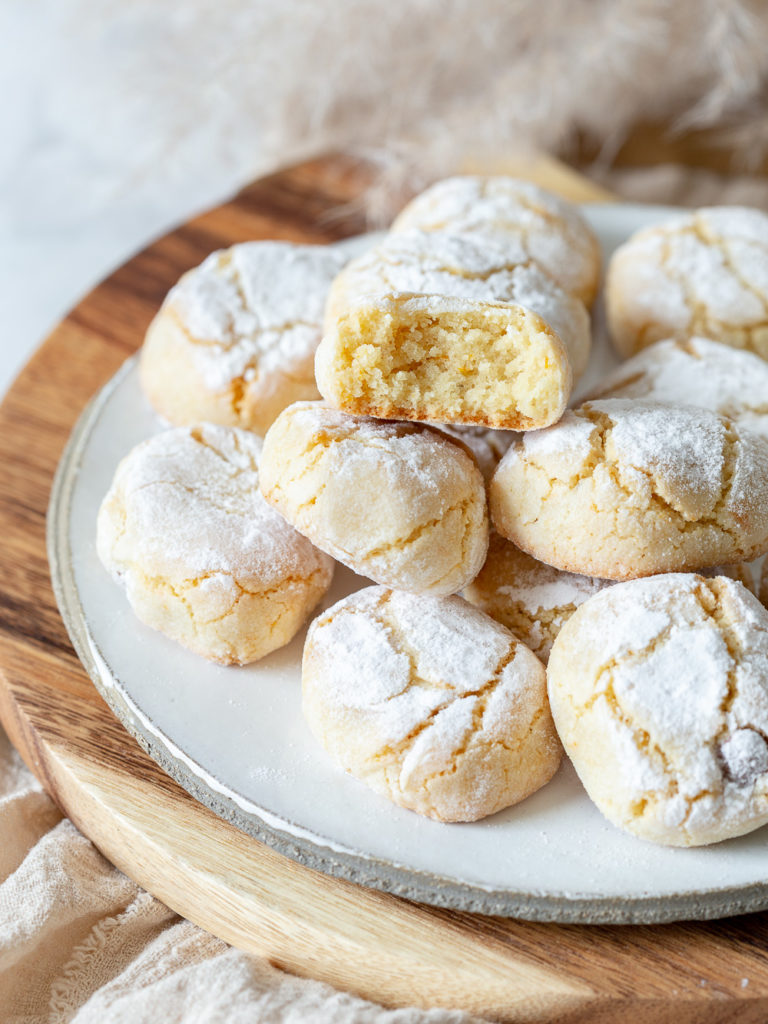 Ricciarelli (zachte Italiaanse amandelkoekjes) - Zoetrecepten