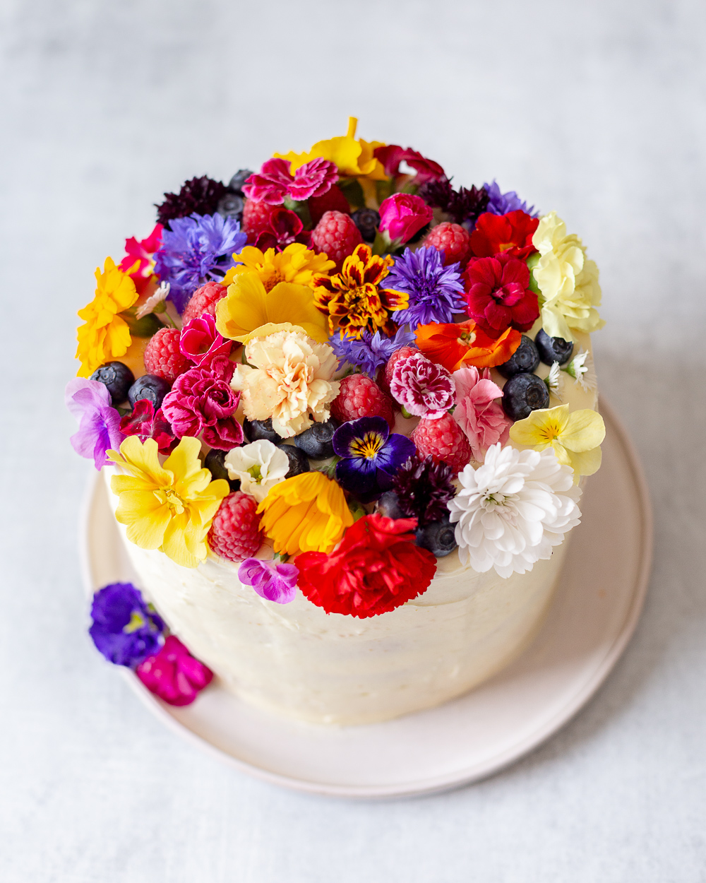 De mooiste gender reveal taart maken - Zoetrecepten